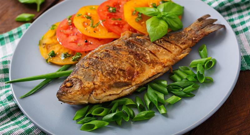 Cómo preparar mojarra cachama a la parrilla